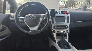 Grey Toyota Avensis 2012 in Riga, with an engine capacity of 2.00 L and mileage of 276 thousand km for 6350 €, photo 17 on AUTOMOTO.COM.LV