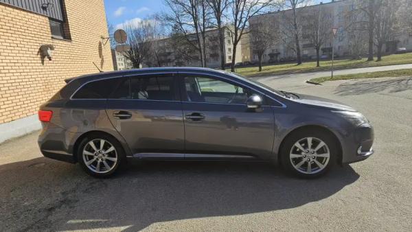 Pelēks Toyota Avensis 2012 Rīga, ar dzinēja tilpumu 2.00 L un nobraukumu 276 tūkst. km par 5950 €, foto 4 vietnē AUTOMOTO.COM.LV
