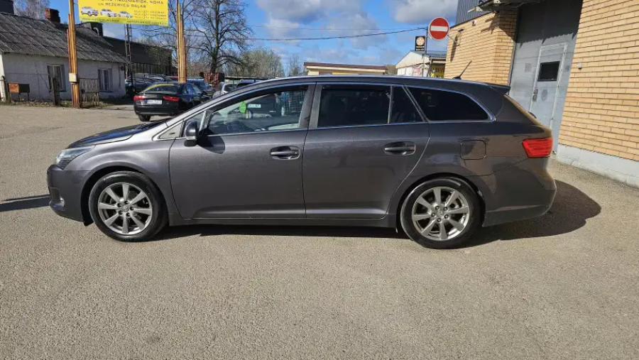 Pelēks Toyota Avensis 2012 Rīga, ar dzinēja tilpumu 2.00 L un nobraukumu 276 tūkst. km par 5950 €, foto 9 vietnē AUTOMOTO.COM.LV