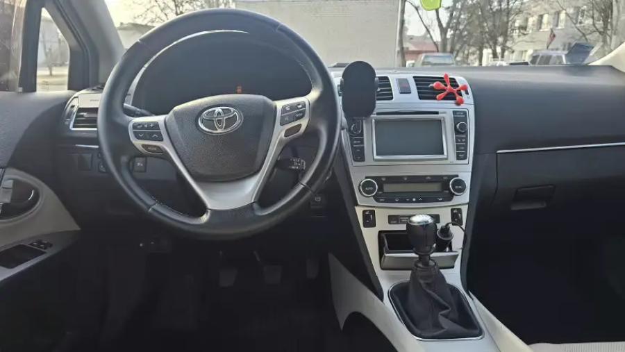 Pelēks Toyota Avensis 2012 Rīga, ar dzinēja tilpumu 2.00 L un nobraukumu 276 tūkst. km par 5950 €, foto 15 vietnē AUTOMOTO.COM.LV