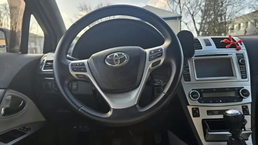 Pelēks Toyota Avensis 2012 Rīga, ar dzinēja tilpumu 2.00 L un nobraukumu 276 tūkst. km par 5950 €, foto 16 vietnē AUTOMOTO.COM.LV