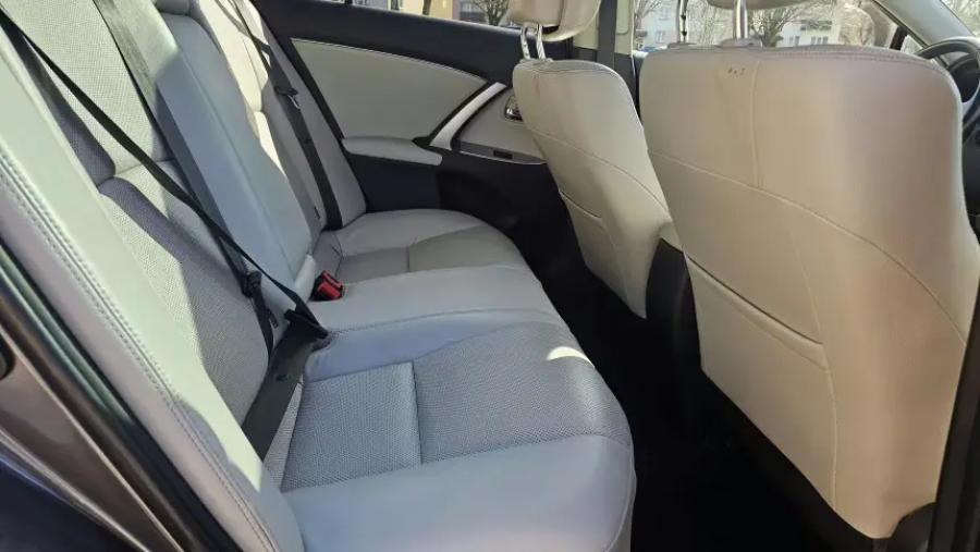 Pelēks Toyota Avensis 2012 Rīga, ar dzinēja tilpumu 2.00 L un nobraukumu 276 tūkst. km par 5950 €, foto 26 vietnē AUTOMOTO.COM.LV