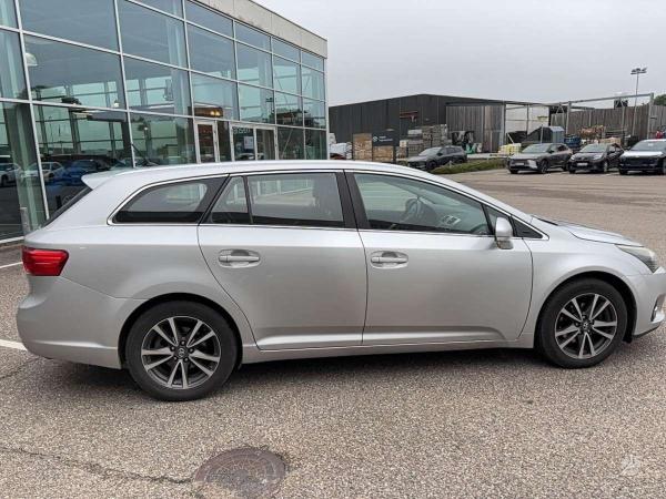 Grey Toyota Avensis 2012 in Vilnius, with an engine capacity of 2.00 L and mileage of 393 thousand km for 3600 €, photo 3 on AUTOMOTO.COM.LV