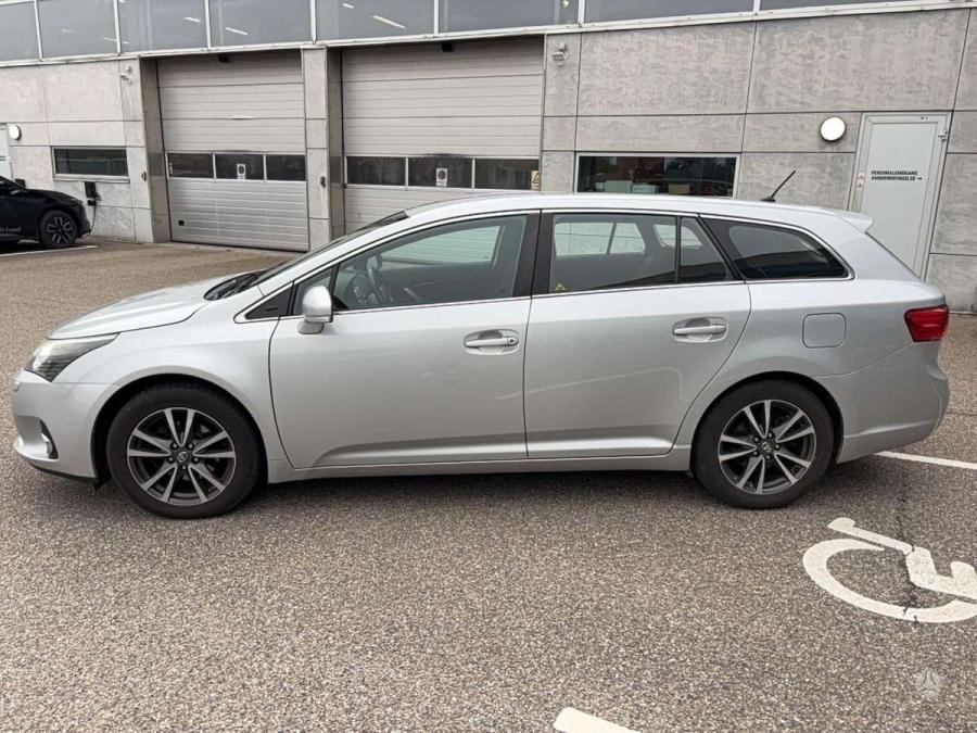 Grey Toyota Avensis 2012 in Vilnius, with an engine capacity of 2.00 L and mileage of 393 thousand km for 3600 €, photo 6 on AUTOMOTO.COM.LV