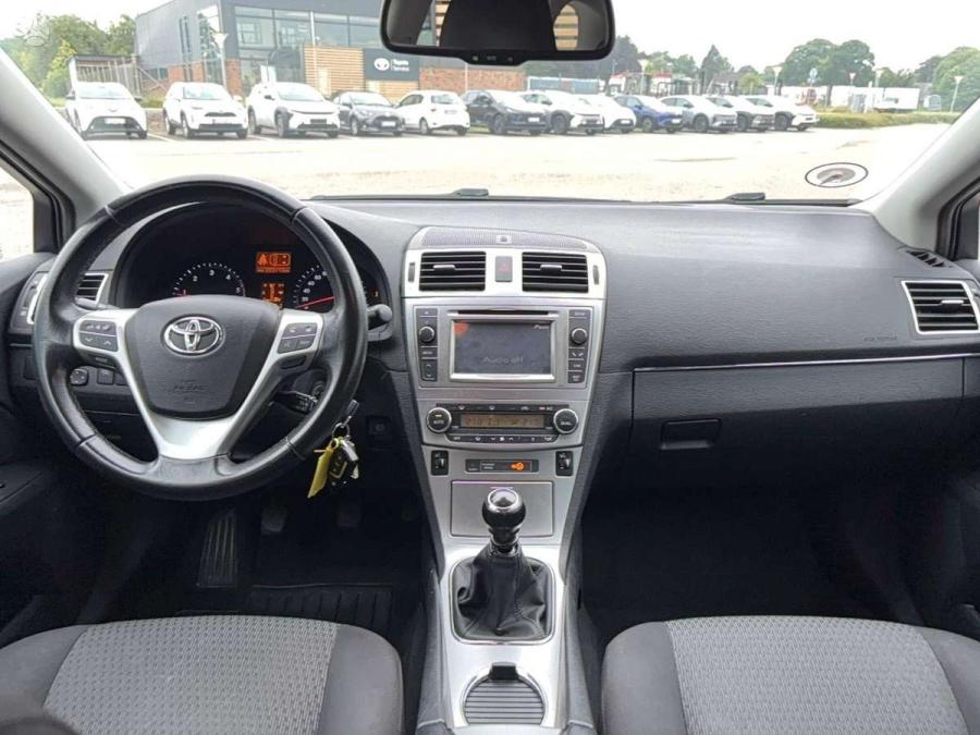 Grey Toyota Avensis 2012 in Vilnius, with an engine capacity of 2.00 L and mileage of 393 thousand km for 3600 €, photo 8 on AUTOMOTO.COM.LV