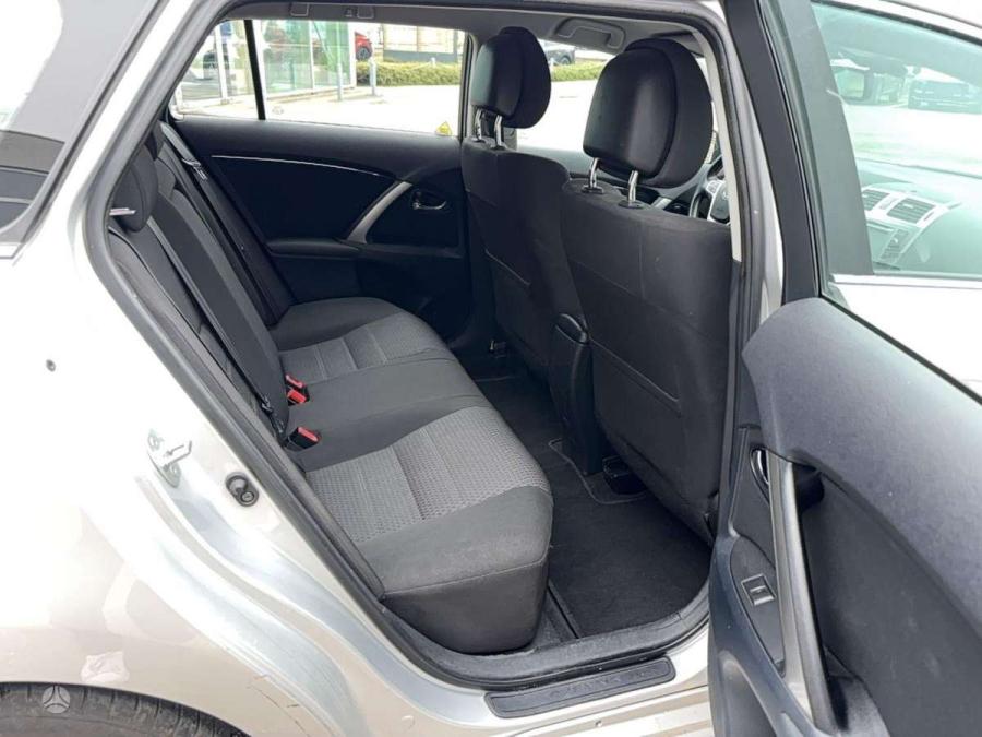 Grey Toyota Avensis 2012 in Vilnius, with an engine capacity of 2.00 L and mileage of 393 thousand km for 3600 €, photo 9 on AUTOMOTO.COM.LV
