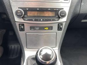 Grey Toyota Avensis 2012 in Vilnius, with an engine capacity of 2.00 L and mileage of 393 thousand km for 3600 €, photo 11 on AUTOMOTO.COM.LV