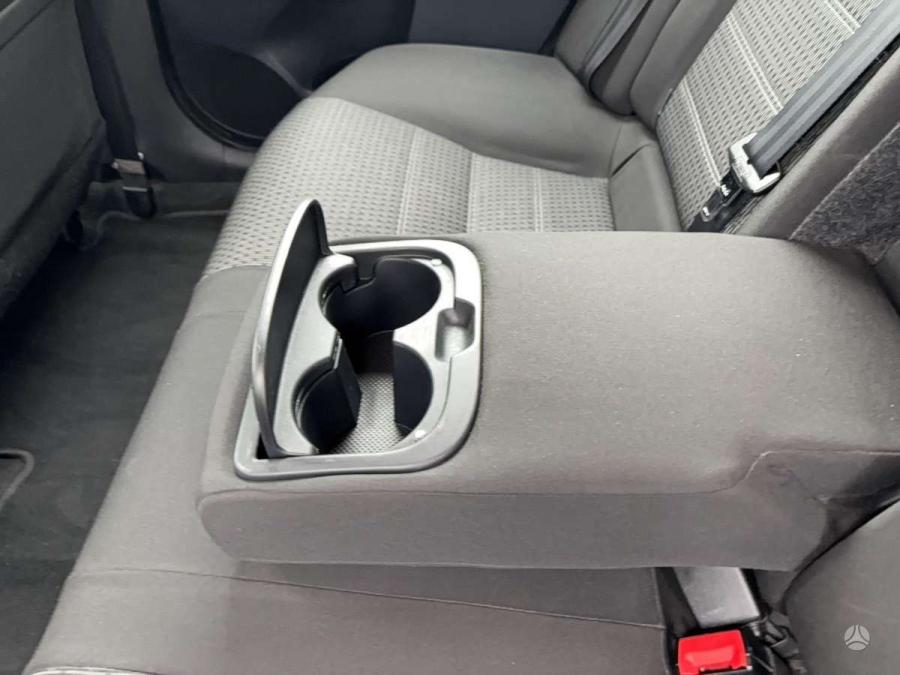 Grey Toyota Avensis 2012 in Vilnius, with an engine capacity of 2.00 L and mileage of 393 thousand km for 3600 €, photo 13 on AUTOMOTO.COM.LV