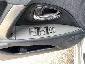 Grey Toyota Avensis 2012 in Vilnius, with an engine capacity of 2.00 L and mileage of 393 thousand km for 3600 €, photo 16 on AUTOMOTO.COM.LV