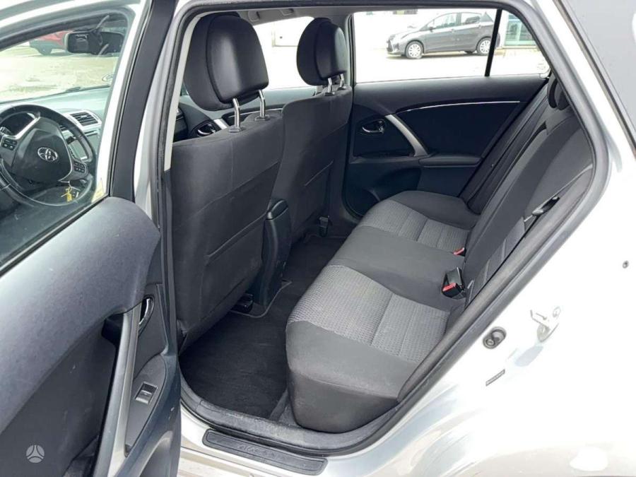Grey Toyota Avensis 2012 in Vilnius, with an engine capacity of 2.00 L and mileage of 393 thousand km for 3600 €, photo 18 on AUTOMOTO.COM.LV