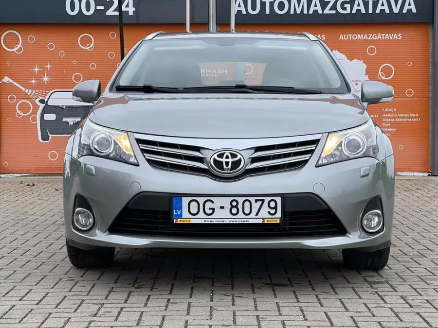 Grey Toyota Avensis 2012 in Jekabpils, with an engine capacity of 2.00 L and mileage of 286 thousand km for 6390 €, photo 5 on AUTOMOTO.COM.LV