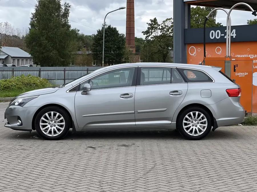 Grey Toyota Avensis 2012 in Jekabpils, with an engine capacity of 2.00 L and mileage of 286 thousand km for 6390 €, photo 12 on AUTOMOTO.COM.LV