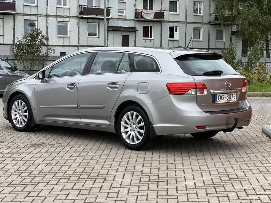 Grey Toyota Avensis 2012 in Jekabpils, with an engine capacity of 2.00 L and mileage of 286 thousand km for 6390 €, photo 13 on AUTOMOTO.COM.LV