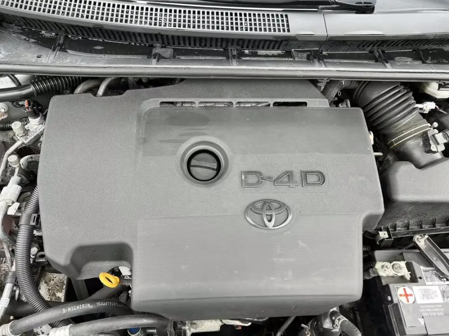 Grey Toyota Avensis 2012 in Jekabpils, with an engine capacity of 2.00 L and mileage of 286 thousand km for 6390 €, photo 15 on AUTOMOTO.COM.LV