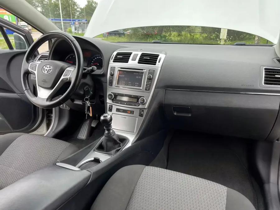 Grey Toyota Avensis 2012 in Jekabpils, with an engine capacity of 2.00 L and mileage of 286 thousand km for 6390 €, photo 18 on AUTOMOTO.COM.LV