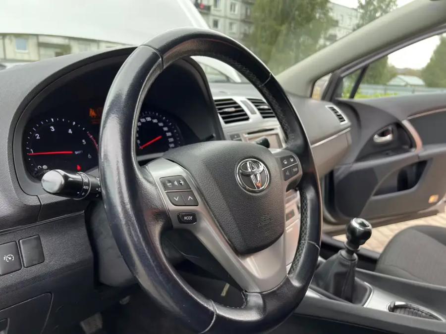 Grey Toyota Avensis 2012 in Jekabpils, with an engine capacity of 2.00 L and mileage of 286 thousand km for 6390 €, photo 20 on AUTOMOTO.COM.LV