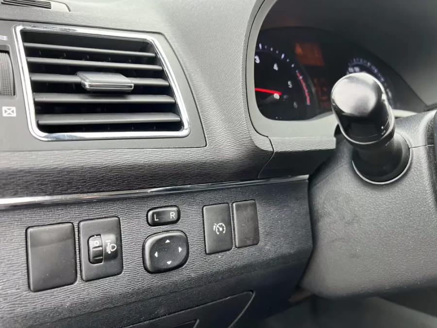 Grey Toyota Avensis 2012 in Jekabpils, with an engine capacity of 2.00 L and mileage of 286 thousand km for 6390 €, photo 21 on AUTOMOTO.COM.LV