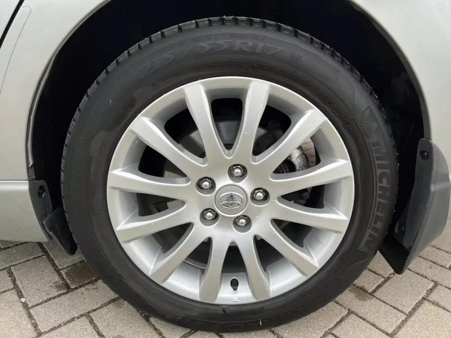 Grey Toyota Avensis 2012 in Jekabpils, with an engine capacity of 2.00 L and mileage of 286 thousand km for 6390 €, photo 26 on AUTOMOTO.COM.LV
