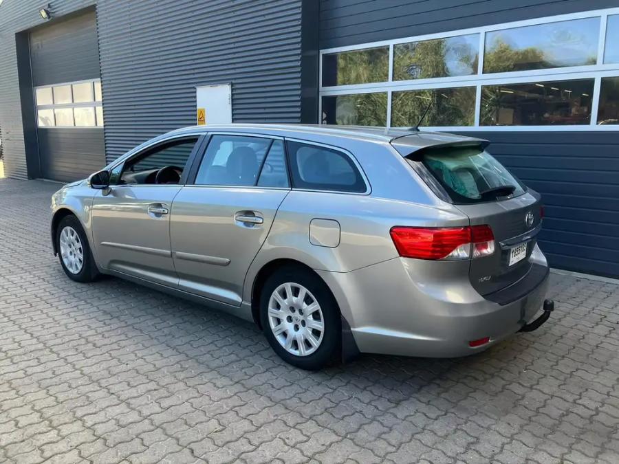 Grey Toyota Avensis 2012 in Jekabpils, with an engine capacity of 2.00 L and mileage of 286 thousand km for 6390 €, photo 30 on AUTOMOTO.COM.LV