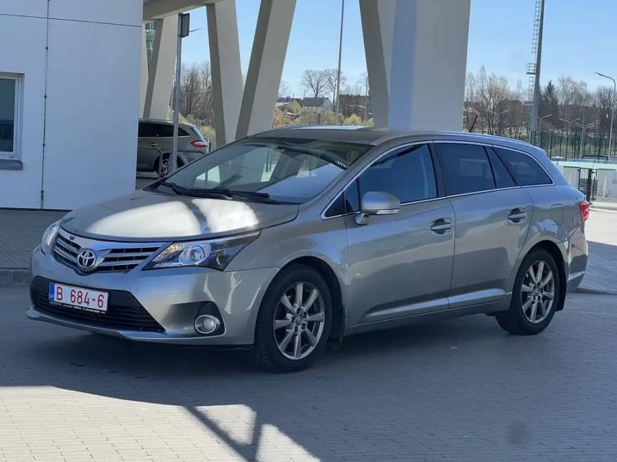 Pelēks Toyota Avensis 2012 Rēzekne, ar dzinēja tilpumu 2.00 L un nobraukumu 279 tūkst. km par 5500 €, foto 3 vietnē AUTOMOTO.COM.LV