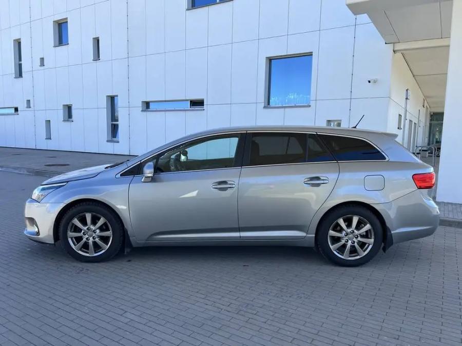 Pelēks Toyota Avensis 2012 Rēzekne, ar dzinēja tilpumu 2.00 L un nobraukumu 279 tūkst. km par 5500 €, foto 8 vietnē AUTOMOTO.COM.LV