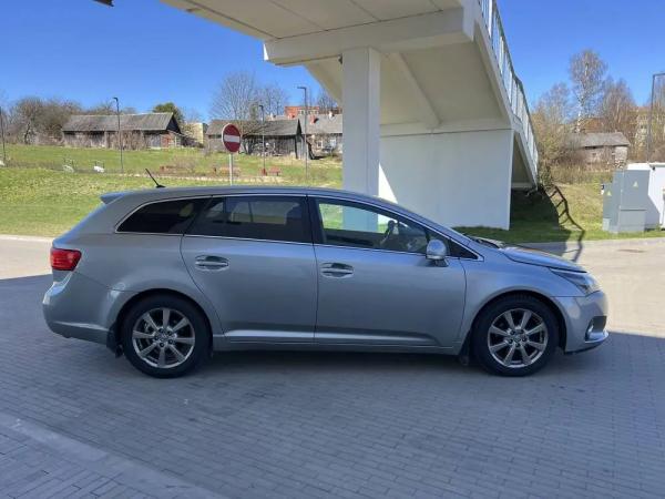 Grey Toyota Avensis 2012 in Rezekne, with an engine capacity of 2.00 L and mileage of 279 thousand km for 5500 €, photo 8 on AUTOMOTO.COM.LV