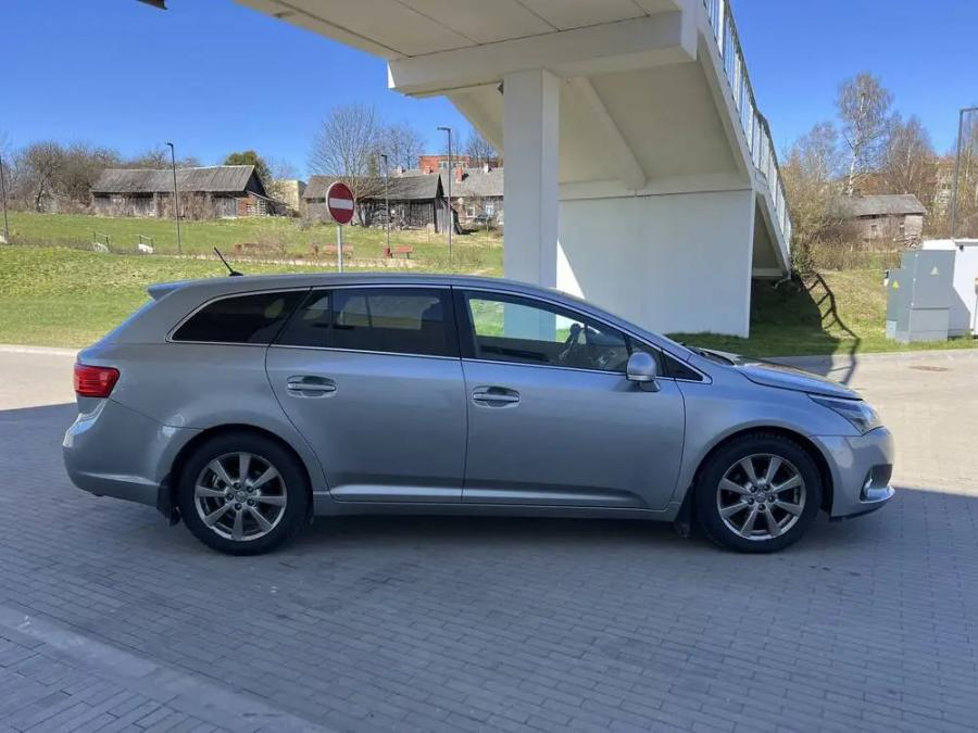 Pelēks Toyota Avensis 2012 Rēzekne, ar dzinēja tilpumu 2.00 L un nobraukumu 279 tūkst. km par 5500 €, foto 9 vietnē AUTOMOTO.COM.LV