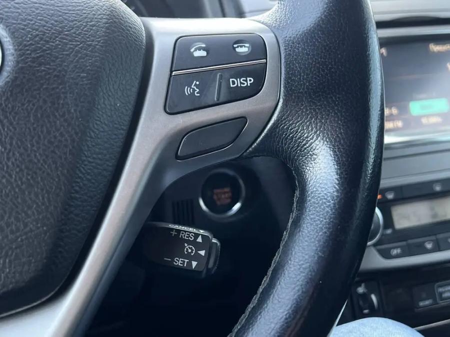 Pelēks Toyota Avensis 2012 Rēzekne, ar dzinēja tilpumu 2.00 L un nobraukumu 279 tūkst. km par 5500 €, foto 16 vietnē AUTOMOTO.COM.LV