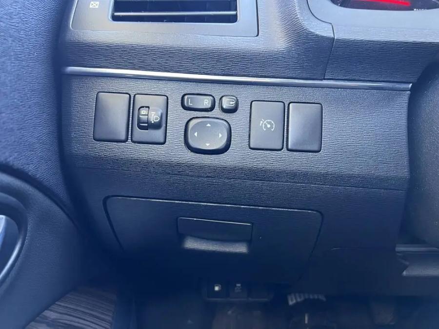 Pelēks Toyota Avensis 2012 Rēzekne, ar dzinēja tilpumu 2.00 L un nobraukumu 279 tūkst. km par 5500 €, foto 18 vietnē AUTOMOTO.COM.LV