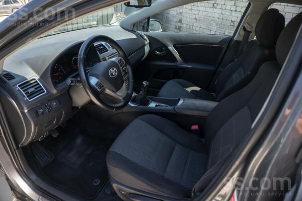 Grey Toyota Avensis 2012 in Liepaja, with an engine capacity of 2.20 L and mileage of 288 thousand km for 6200 €, photo 8 on AUTOMOTO.COM.LV