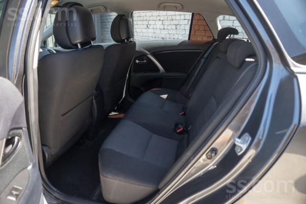 Grey Toyota Avensis 2012 in Liepaja, with an engine capacity of 2.20 L and mileage of 288 thousand km for 6200 €, photo 10 on AUTOMOTO.COM.LV