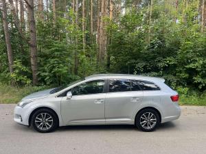 Pelēks Toyota Avensis 2012 Viļņa, ar dzinēja tilpumu 1.60 L un nobraukumu 236 tūkst. km par 7450 €, foto 9 vietnē AUTOMOTO.COM.LV