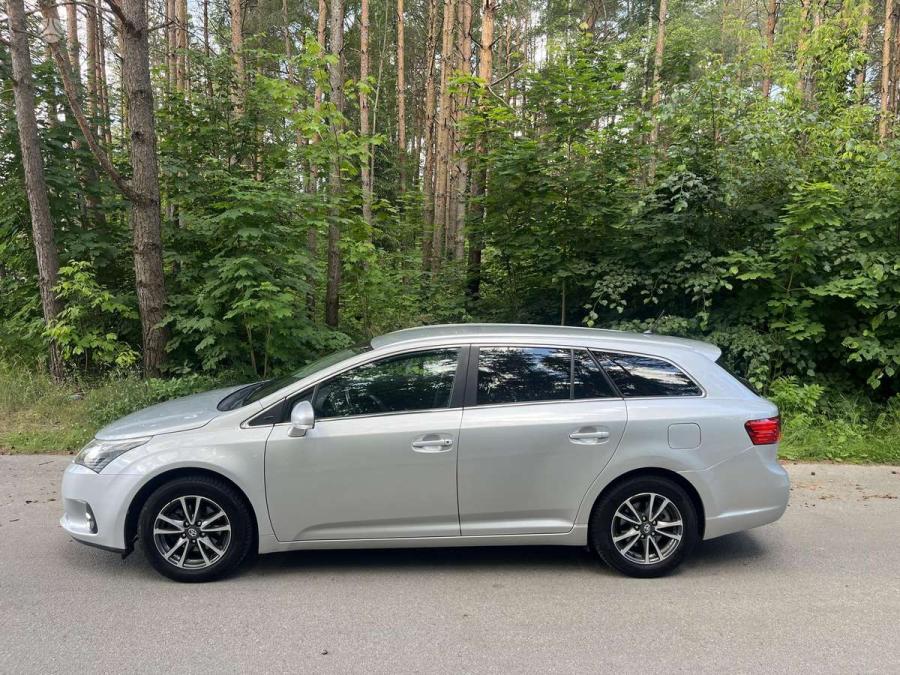 Pelēks Toyota Avensis 2012 Viļņa, ar dzinēja tilpumu 1.60 L un nobraukumu 236 tūkst. km par 7450 €, foto 9 vietnē AUTOMOTO.COM.LV