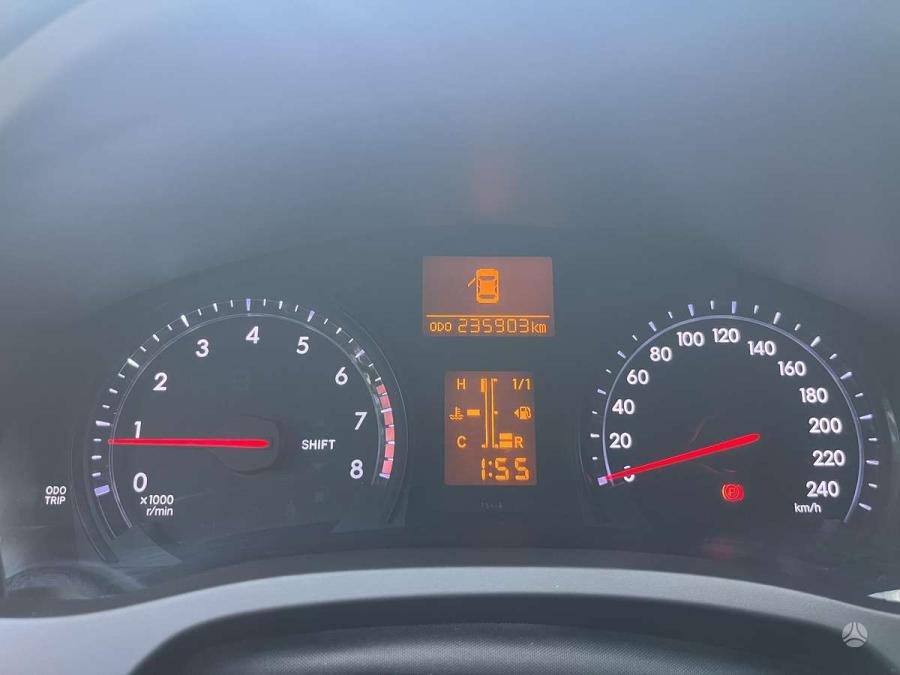 Pelēks Toyota Avensis 2012 Viļņa, ar dzinēja tilpumu 1.60 L un nobraukumu 236 tūkst. km par 7450 €, foto 29 vietnē AUTOMOTO.COM.LV
