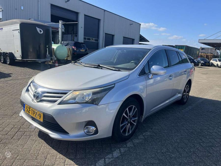 Pelēks Toyota Avensis 2012 Viļņa, ar dzinēja tilpumu 1.60 L un nobraukumu 236 tūkst. km par 7450 €, foto 39 vietnē AUTOMOTO.COM.LV
