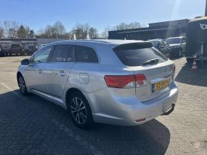 Pelēks Toyota Avensis 2012 Viļņa, ar dzinēja tilpumu 1.60 L un nobraukumu 236 tūkst. km par 7450 €, foto 40 vietnē AUTOMOTO.COM.LV