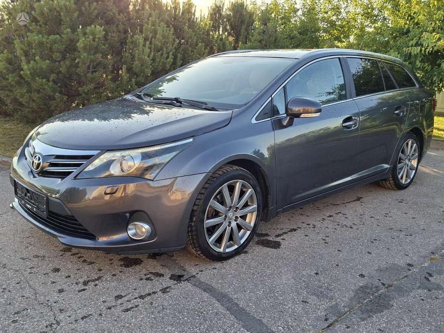 Серый Тойота Авенсис 2012 в Укмерге, объемом двигателя 1.80 л и пробегом 246 тыс. км за 6250 €, фото 1 на AUTOMOTO.COM.LV