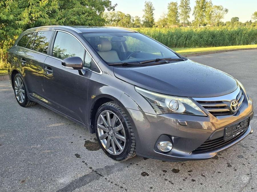 Серый Тойота Авенсис 2012 в Укмерге, объемом двигателя 1.80 л и пробегом 246 тыс. км за 6250 €, фото 3 на AUTOMOTO.COM.LV