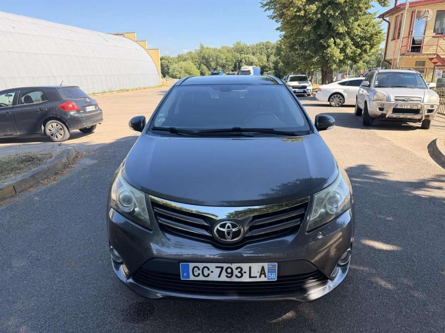 Grey Toyota Avensis 2012 in Taurage, with an engine capacity of 2.00 L and mileage of 267 thousand km for 5100 €, photo 4 on AUTOMOTO.COM.LV