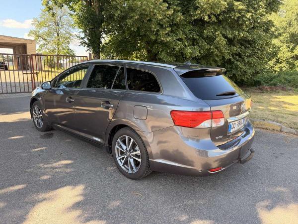 Серый Тойота Авенсис 2012 в Таураге, объемом двигателя 2.00 л и пробегом 267 тыс. км за 5100 €, фото 4 на AUTOMOTO.COM.LV