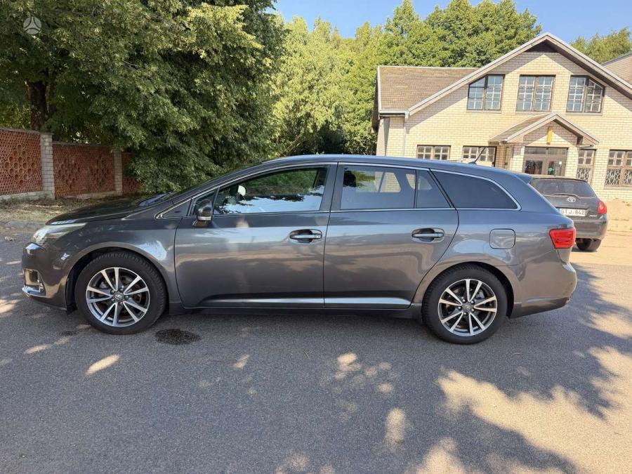 Grey Toyota Avensis 2012 in Taurage, with an engine capacity of 2.00 L and mileage of 267 thousand km for 5100 €, photo 8 on AUTOMOTO.COM.LV