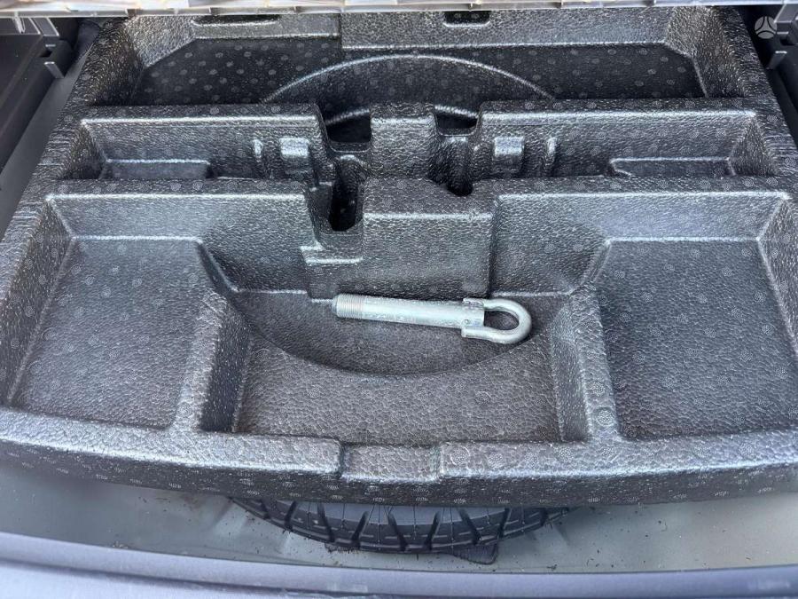 Grey Toyota Avensis 2012 in Taurage, with an engine capacity of 2.00 L and mileage of 267 thousand km for 5100 €, photo 26 on AUTOMOTO.COM.LV