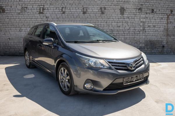 Grey Toyota Avensis 2012 in Liepaja, with an engine capacity of 2.20 L and mileage of 288 thousand km for 6200 €, photo 1 on AUTOMOTO.COM.LV