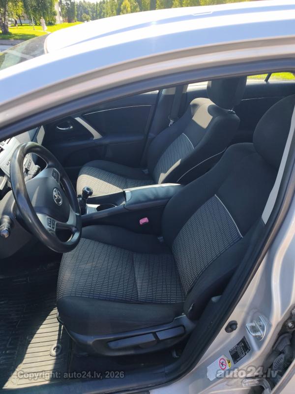Pelēks Toyota Avensis 2012 Tartu, ar dzinēja tilpumu 1.80 L un nobraukumu 277 tūkst. km par 3999 €, foto 9 vietnē AUTOMOTO.COM.LV
