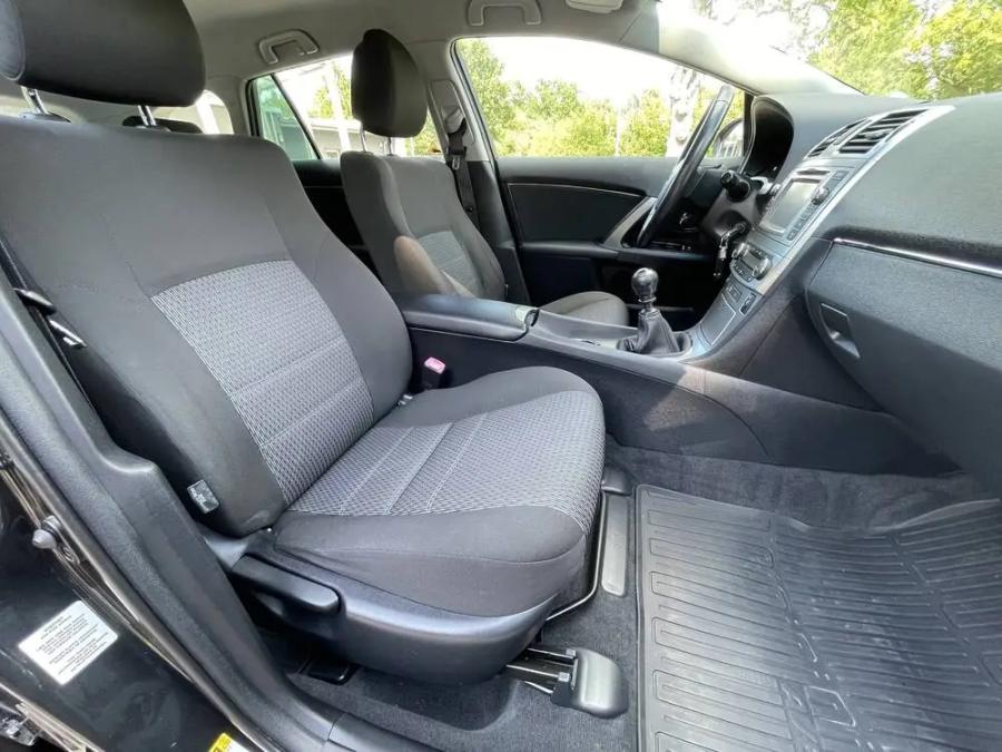 Pelēks Toyota Avensis 2012 Jūrmala, ar dzinēja tilpumu 2.00 L un nobraukumu 233 tūkst. km par 5250 €, foto 30 vietnē AUTOMOTO.COM.LV