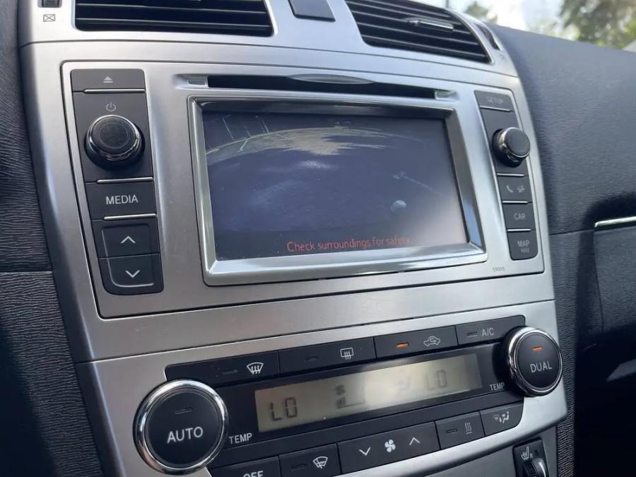 Pelēks Toyota Avensis 2012 Jūrmala, ar dzinēja tilpumu 2.00 L un nobraukumu 233 tūkst. km par 5250 €, foto 37 vietnē AUTOMOTO.COM.LV