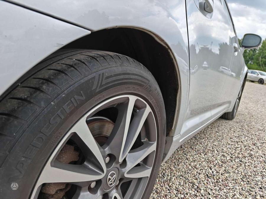 Pelēks Toyota Avensis 2012 Viļņa, ar dzinēja tilpumu 2.00 L un nobraukumu 393 tūkst. km par 3400 €, foto 10 vietnē AUTOMOTO.COM.LV