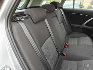 Pelēks Toyota Avensis 2012 Viļņa, ar dzinēja tilpumu 2.00 L un nobraukumu 393 tūkst. km par 3400 €, foto 15 vietnē AUTOMOTO.COM.LV