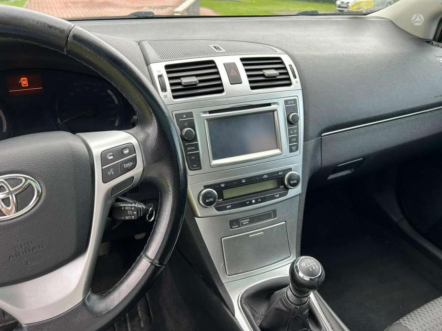 Pelēks Toyota Avensis 2012 Viļņa, ar dzinēja tilpumu 2.00 L un nobraukumu 219 tūkst. km par 6700 €, foto 19 vietnē AUTOMOTO.COM.LV