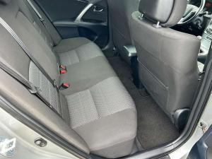 Pelēks Toyota Avensis 2012 Viļņa, ar dzinēja tilpumu 2.00 L un nobraukumu 219 tūkst. km par 6700 €, foto 20 vietnē AUTOMOTO.COM.LV